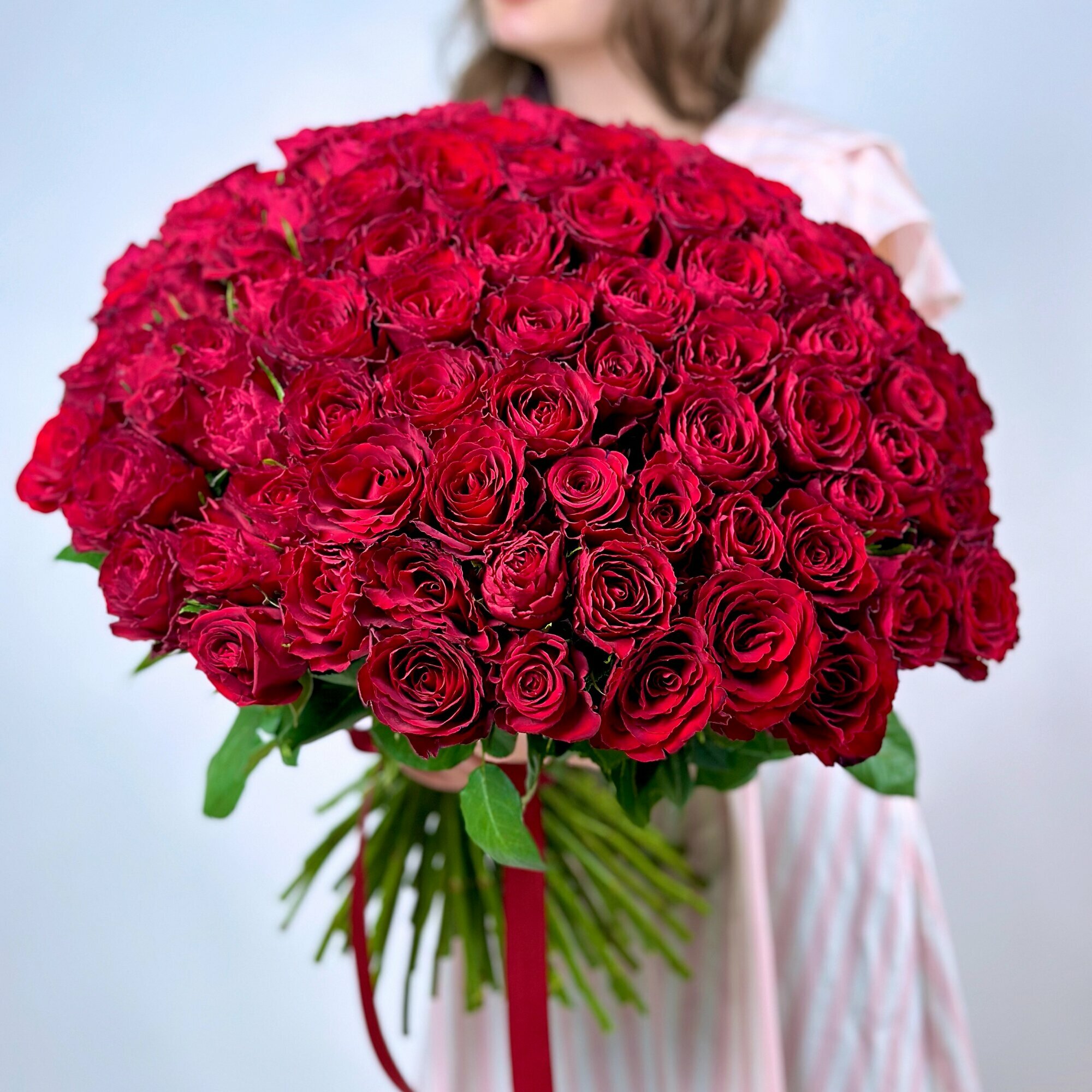 Букет цветов из 101 красной розы Кения
