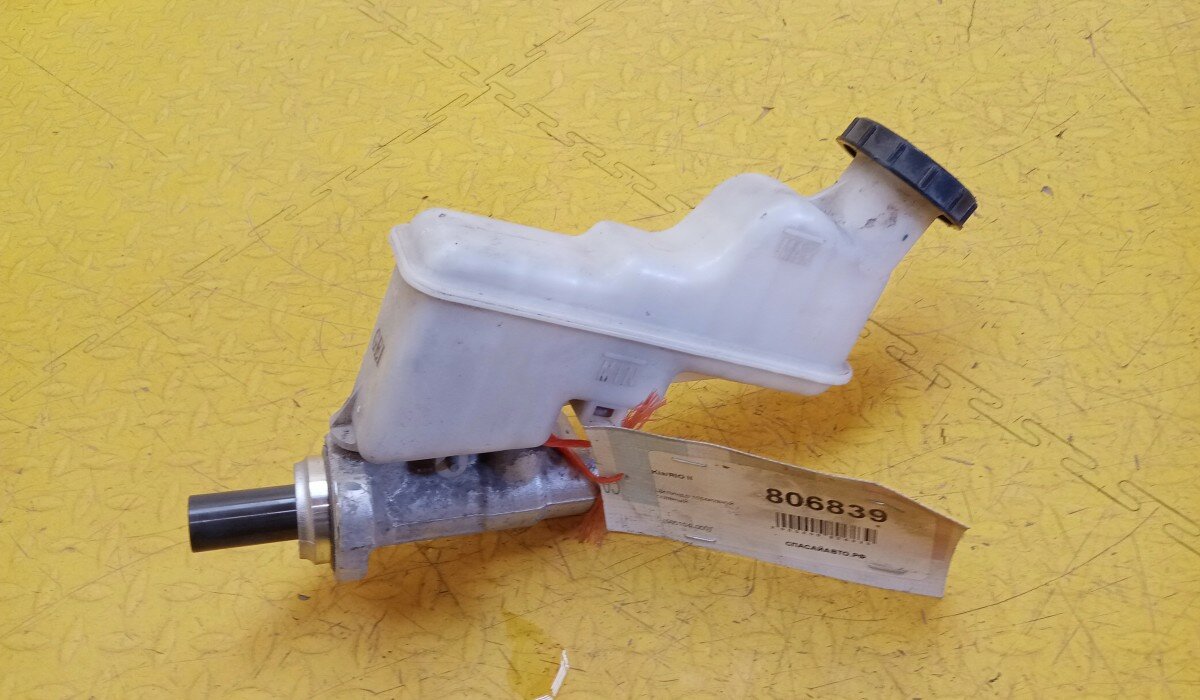 Цилиндр тормозной главный RIO III KIA 585104L000