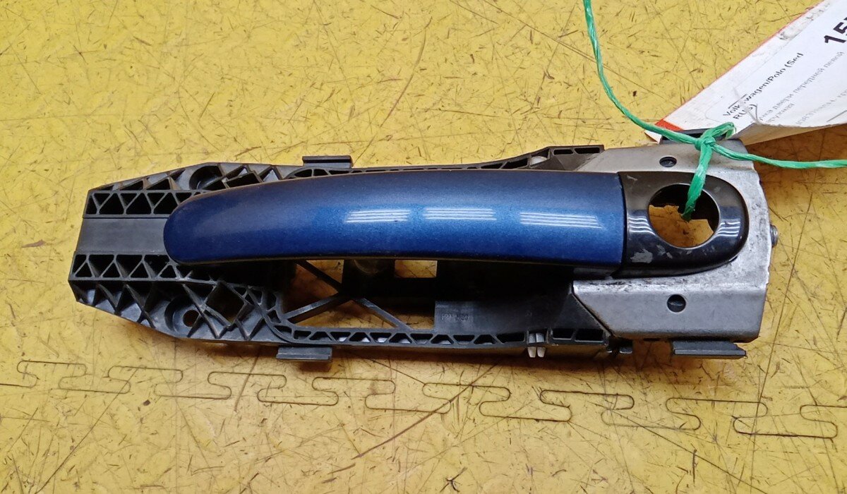 Ручка двери передней левой наружная Polo (Sed RUS) Volkswagen