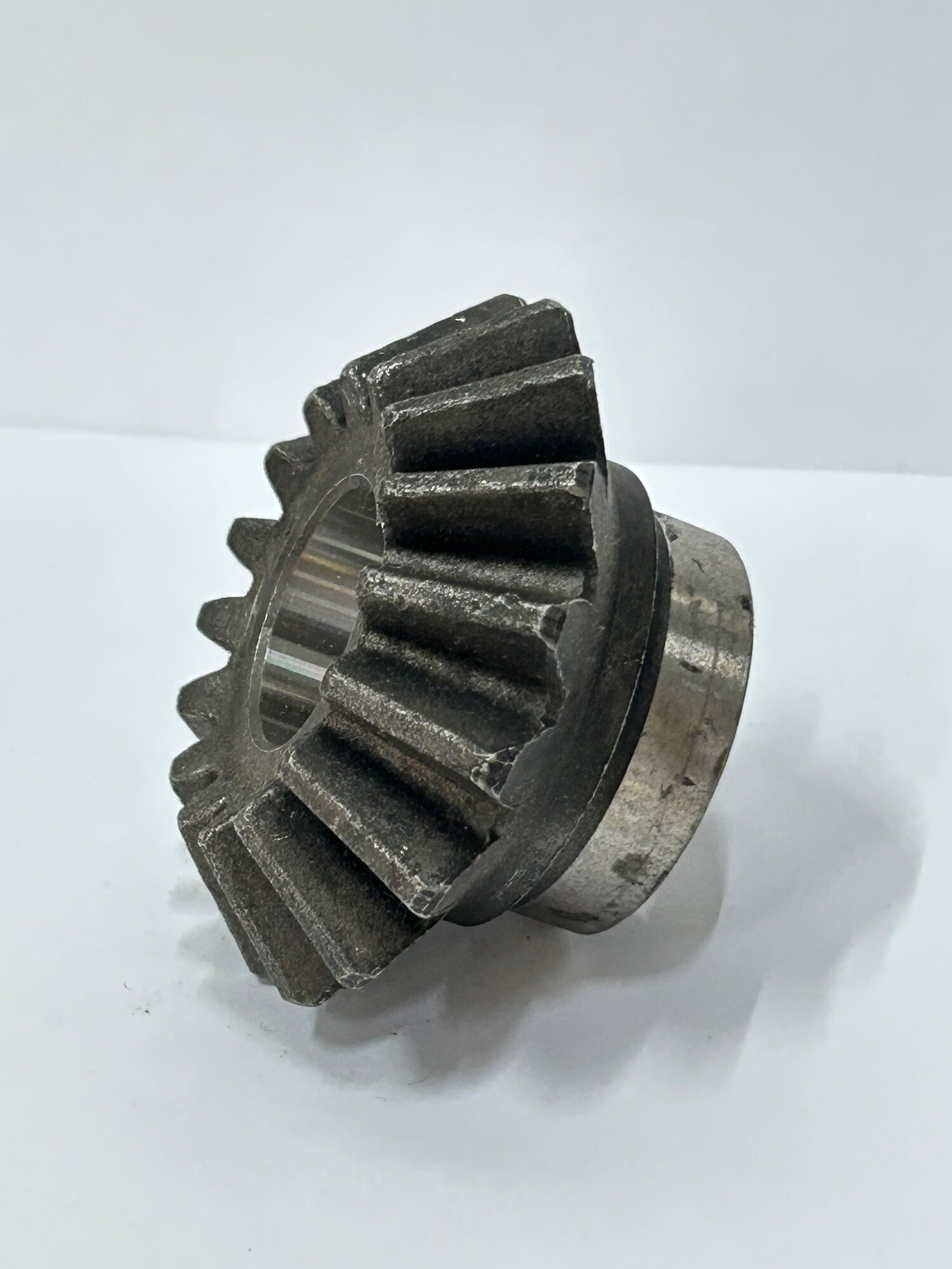 Шестерня коническая к косилке Virax(Виракс) 16-зубовая (Z-16) 8245-036-10-066/5036010660