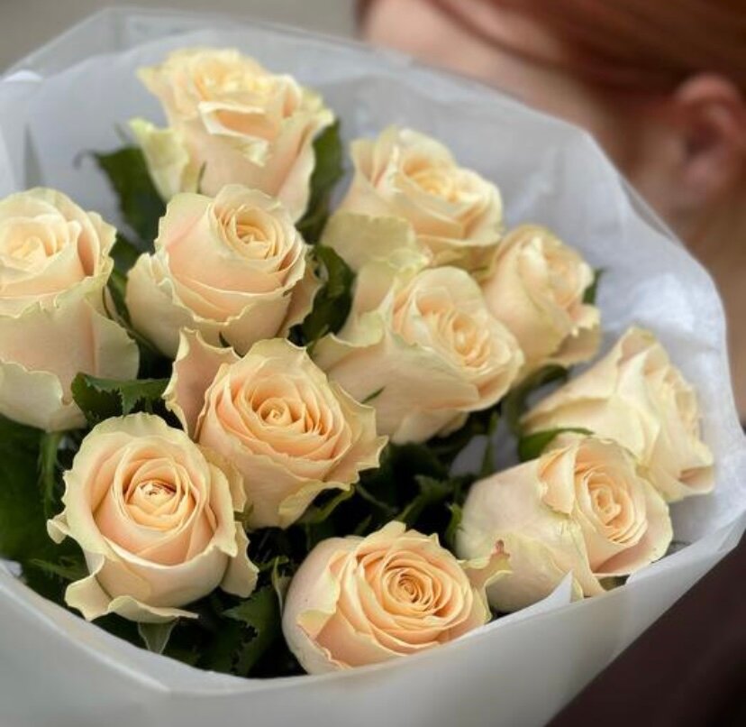 Букет живых цветов, розы кенийские NURA FLOWERS, персиковый, 11 шт, высота 40 см.