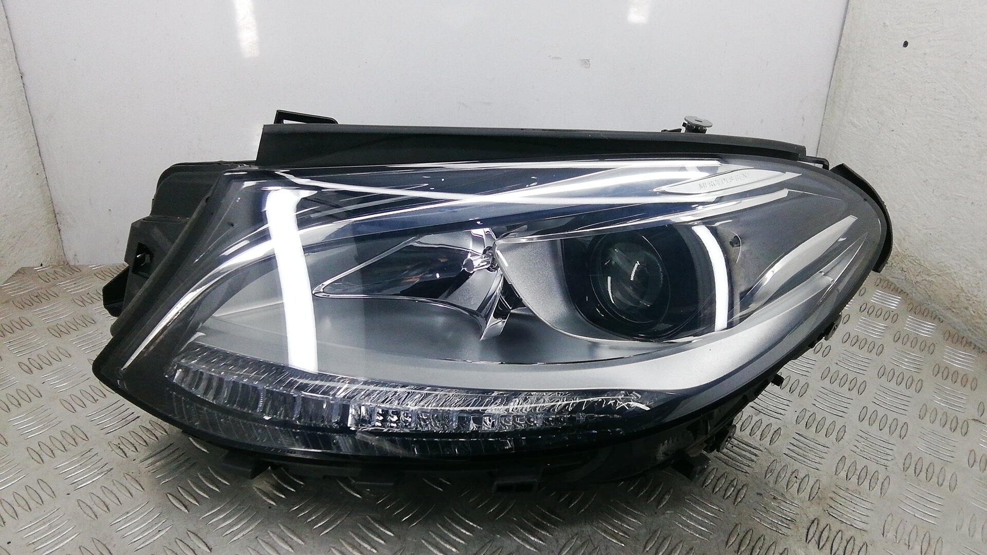 Фара левая MERCEDES BENZ GLE W166, Номер 1668201559