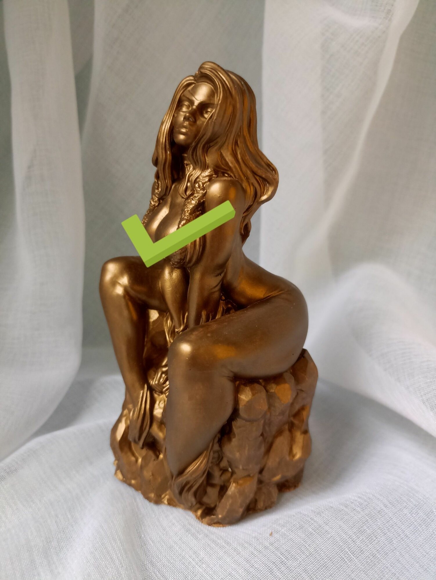 Статуэтка из гипса "Черная кошка" античное золото