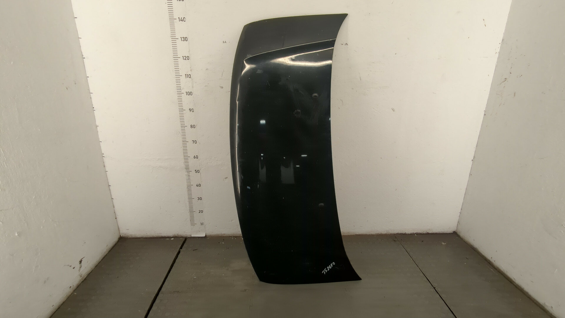 Капот Nissan Elgrand Б/У