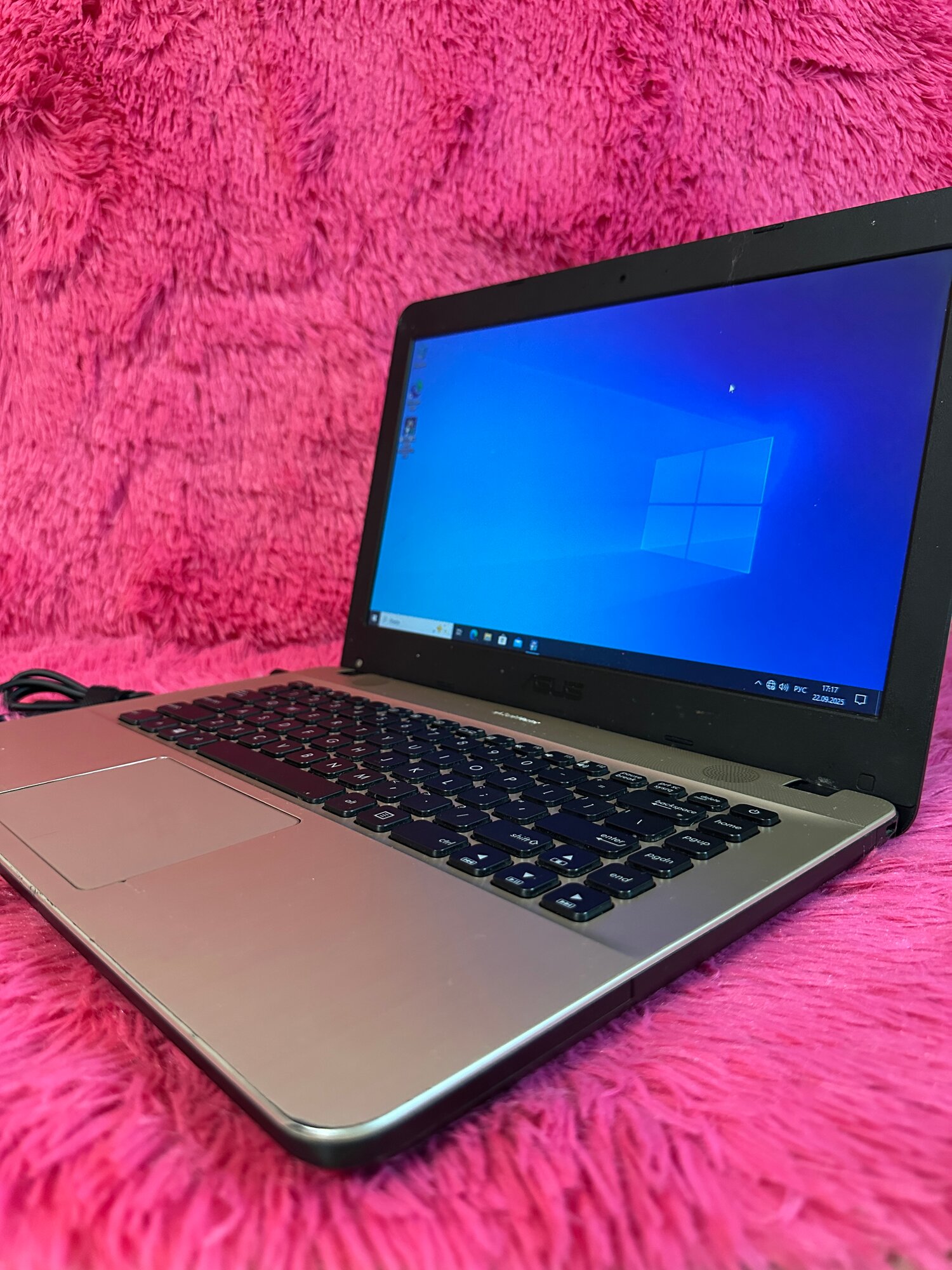 Asus f441u i5 7200U Geforce 920MX 2gb 8gb vram / 256 gb ssd