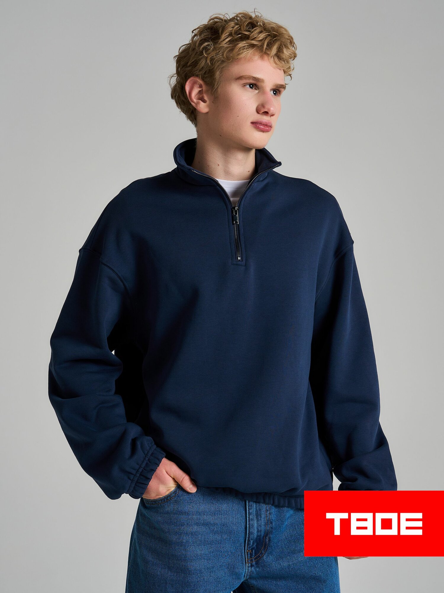 Толстовка спортивная