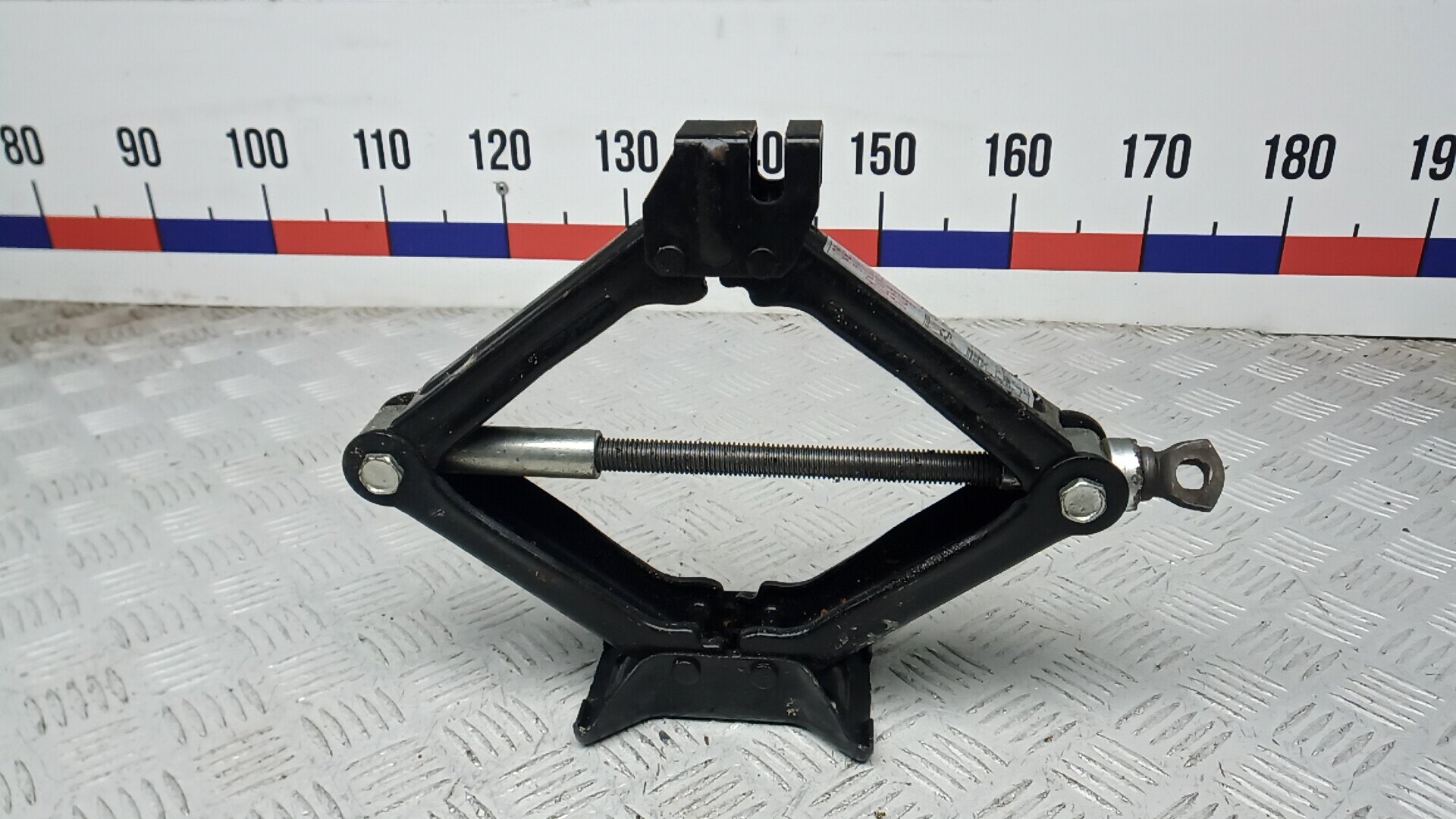 Домкрат HYUNDAI I40