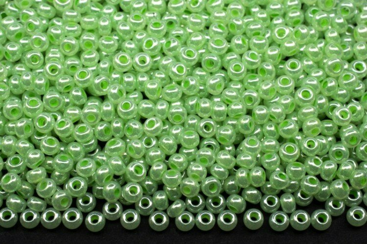 Бисер чешский PRECIOSA круглый 10/0 37154 зеленый непрозрачный, 20 грамм