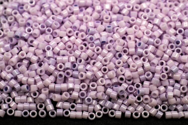 Бисер японский TOHO Treasure цилиндрический 11/0 #1620 светлая сирень, глянцевый непрозрачный, 5 грамм