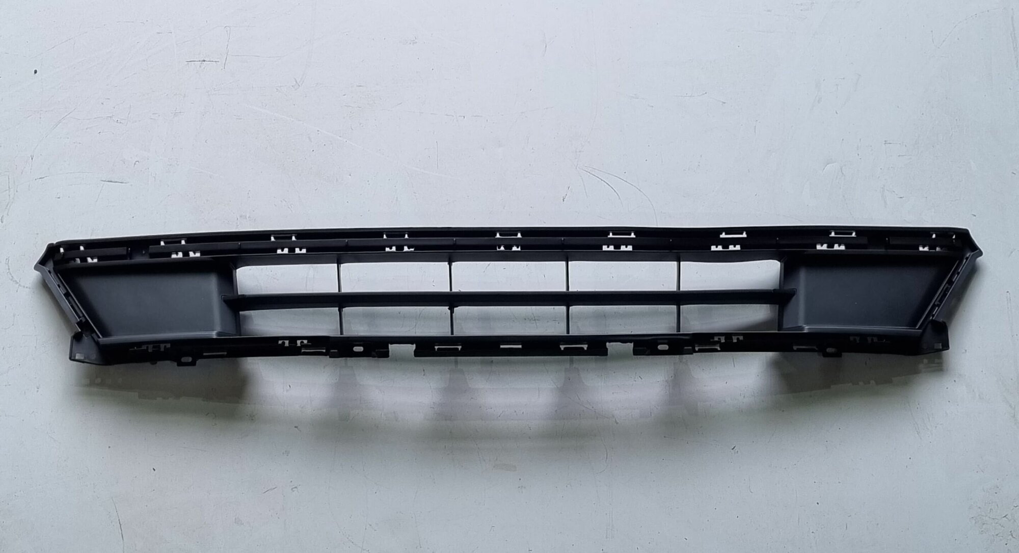 Решетка бампера переднего нижняя Geely Monjaro [2.0 16V 8AT внедорожник 4X4 Turbo] 6010178800