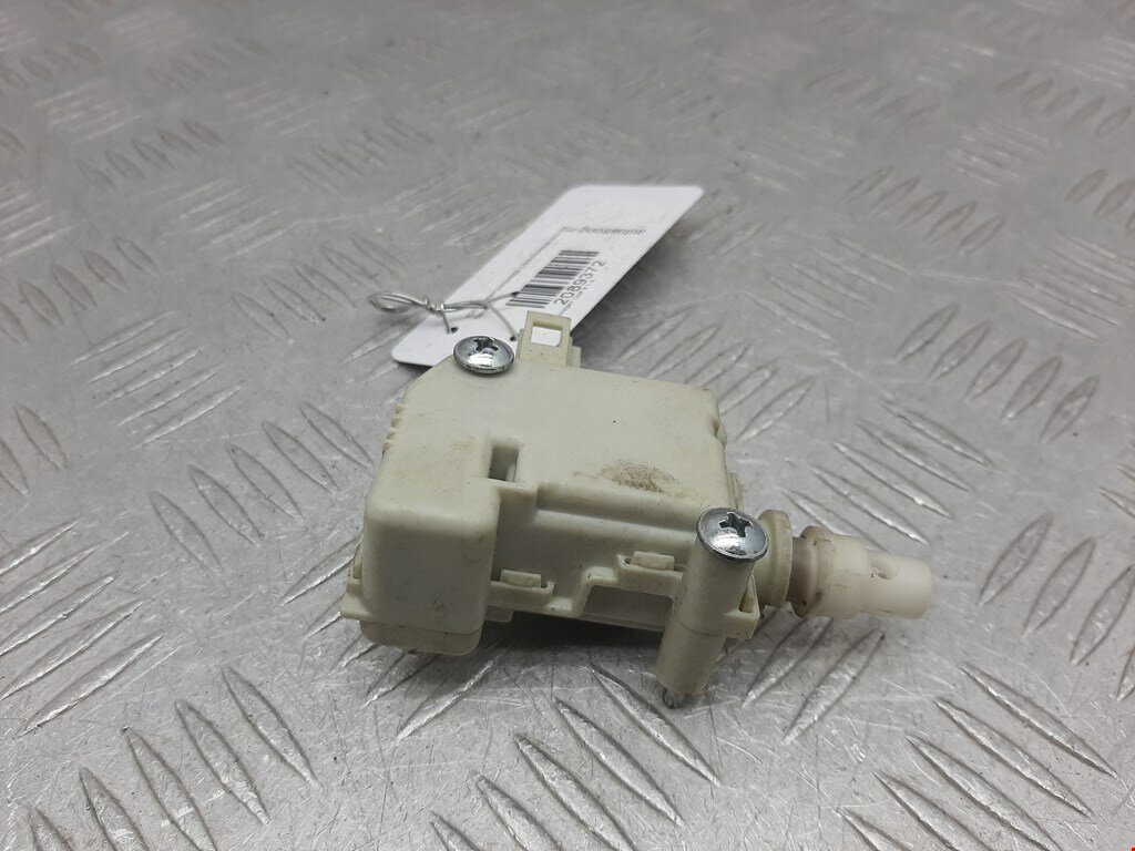 Сервопривод (электропривод моторчик привода) замка крышки багажника Volkswagen Golf 4 1J6862159A арт. 2089372