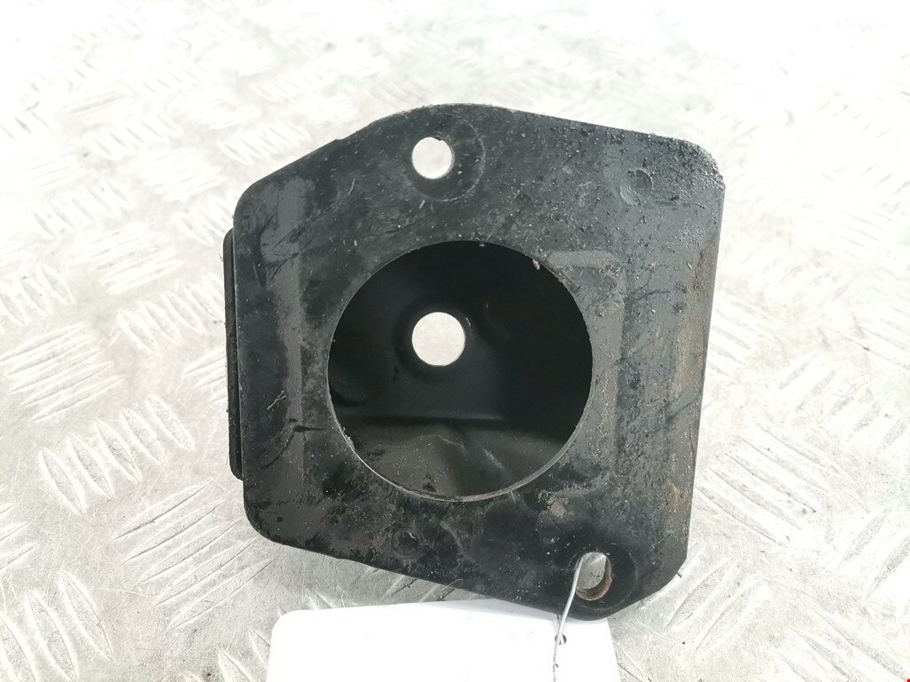 Кронштейн (крепление лапа траверса) кпп Toyota Prius 2 (XW20) 1234121010 арт. 1743337