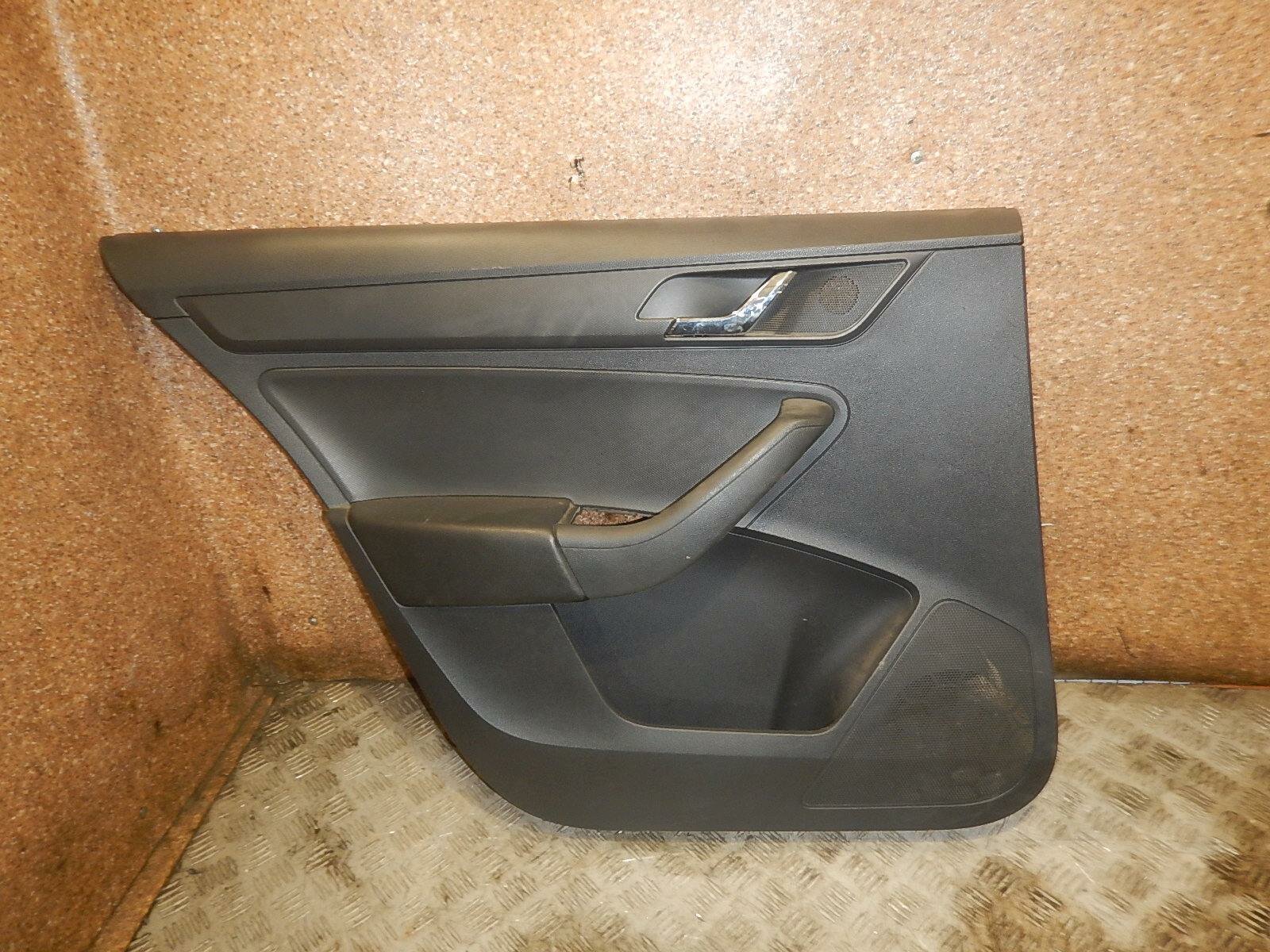 Б/У Обшивка двери задней левой, Skoda (Шкода)-RAPID (12-) SKODA Rapid (12-) Грязная. 468757 VAG арт. 5JH867211C