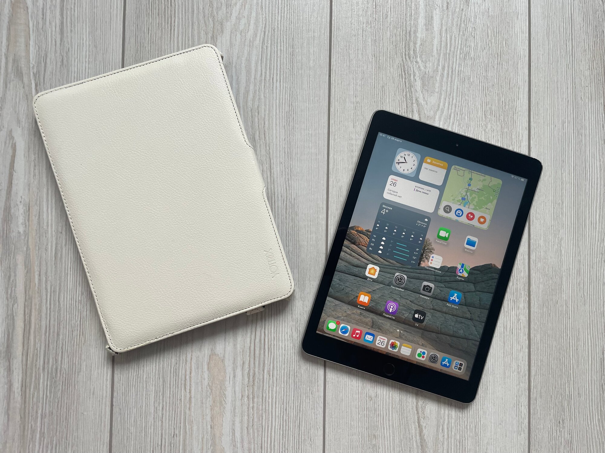 Планшет Apple iPad 5 2017 9.7 дюймов 32 Gb Wi-Fi A 1822 Ростест