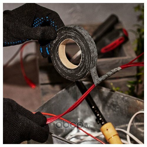 Изолента ХБ 15 мм х 10 м х 0,35 мм, электрическая прочность 1 кВ, черная REXANT 092405