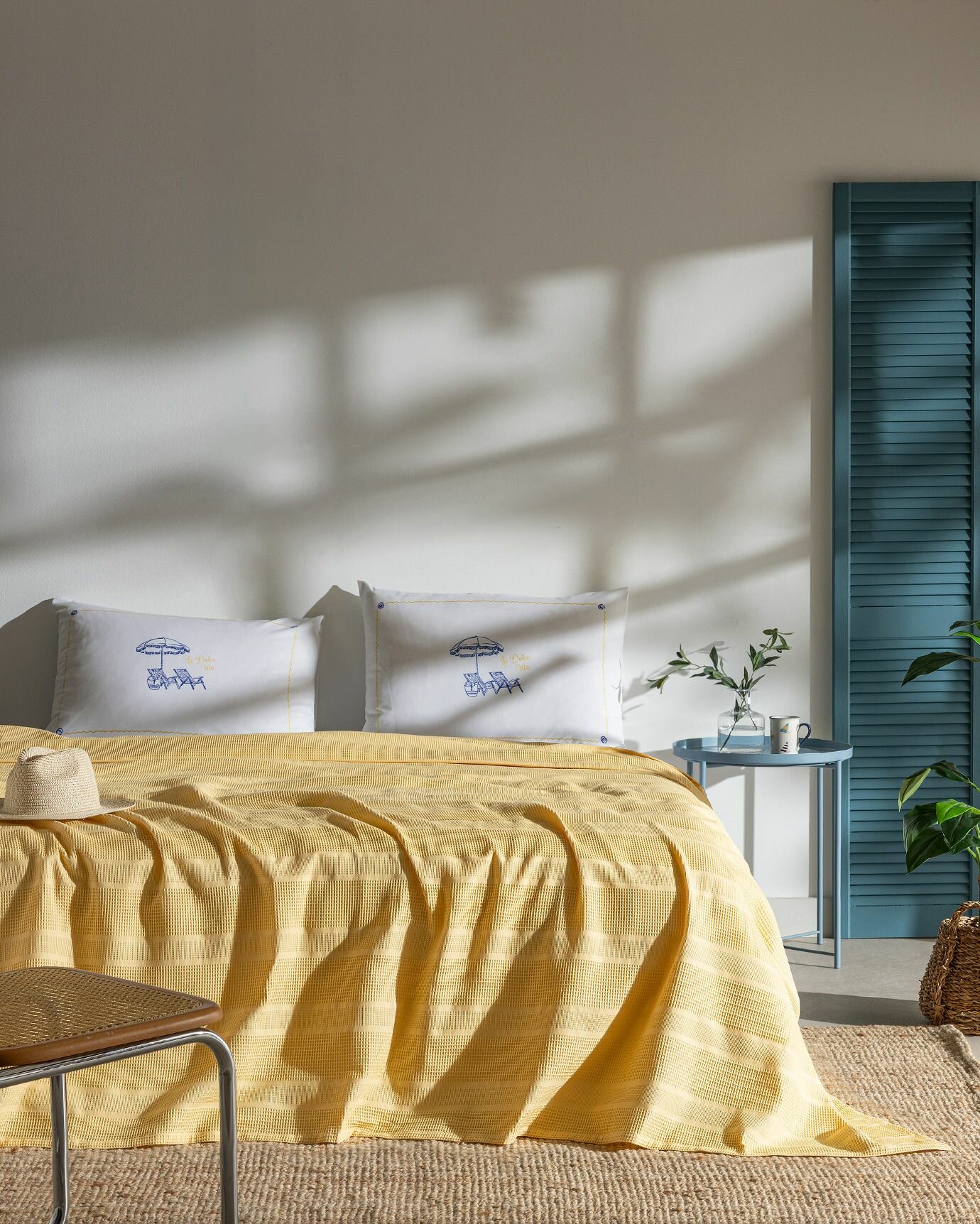 Постельное белье 2 спальное с покрывалом, евро. Покрывало 200х220 + 2 наволочки 50х70 + простынь 240х260. Цвет: Желтый