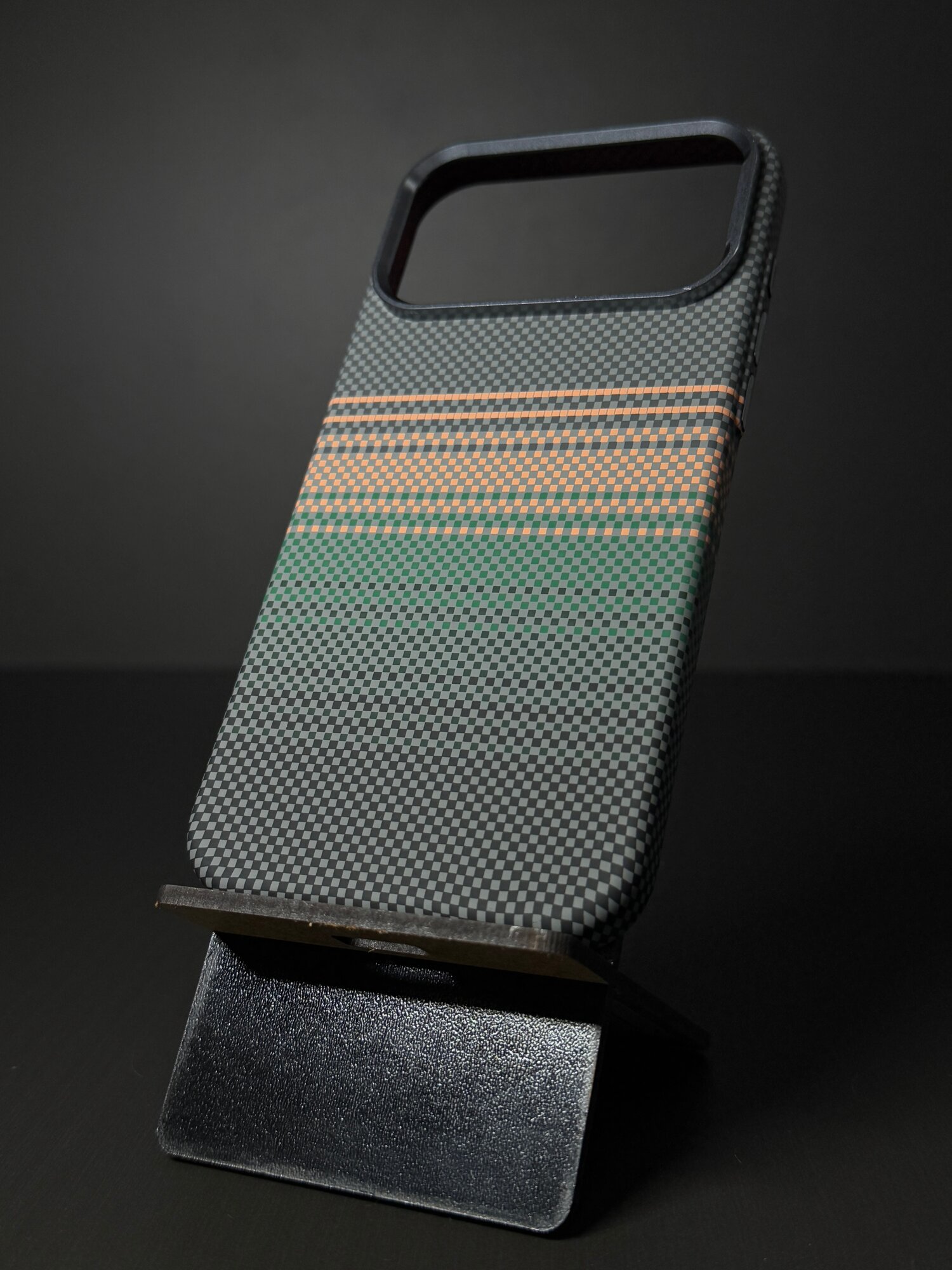 Чехол Айфон 17 Про Макс / чехол iPhone 17 Pro Max с MagSafe LUXO Life+, зеленый, с узором, карбоновый