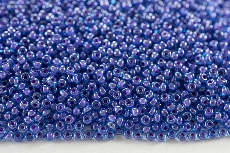 Бисер чешский PRECIOSA круглый 10/0 61328 голубой прозрачный, сиреневая линия внутри, 1 сорт, 50г