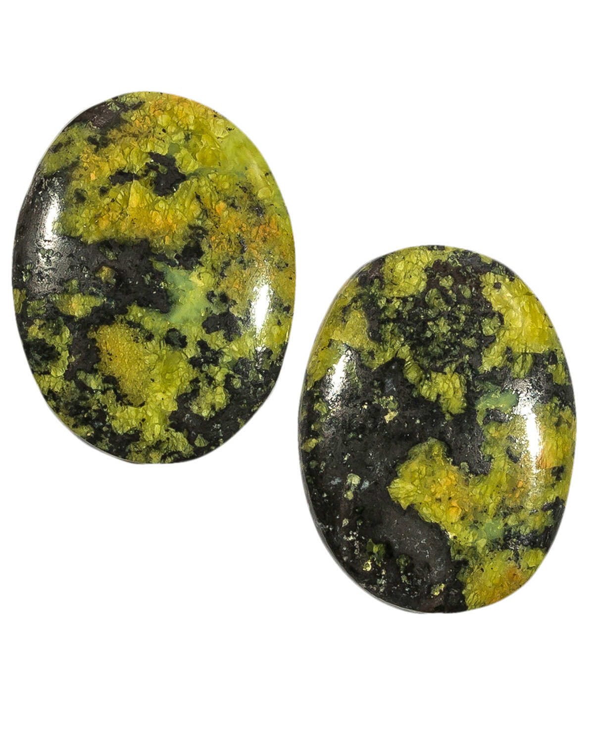 Пара кабошонов из лизардита, размер 31х23х4 мм, вес 13 грамм, месторождение: Хакасия