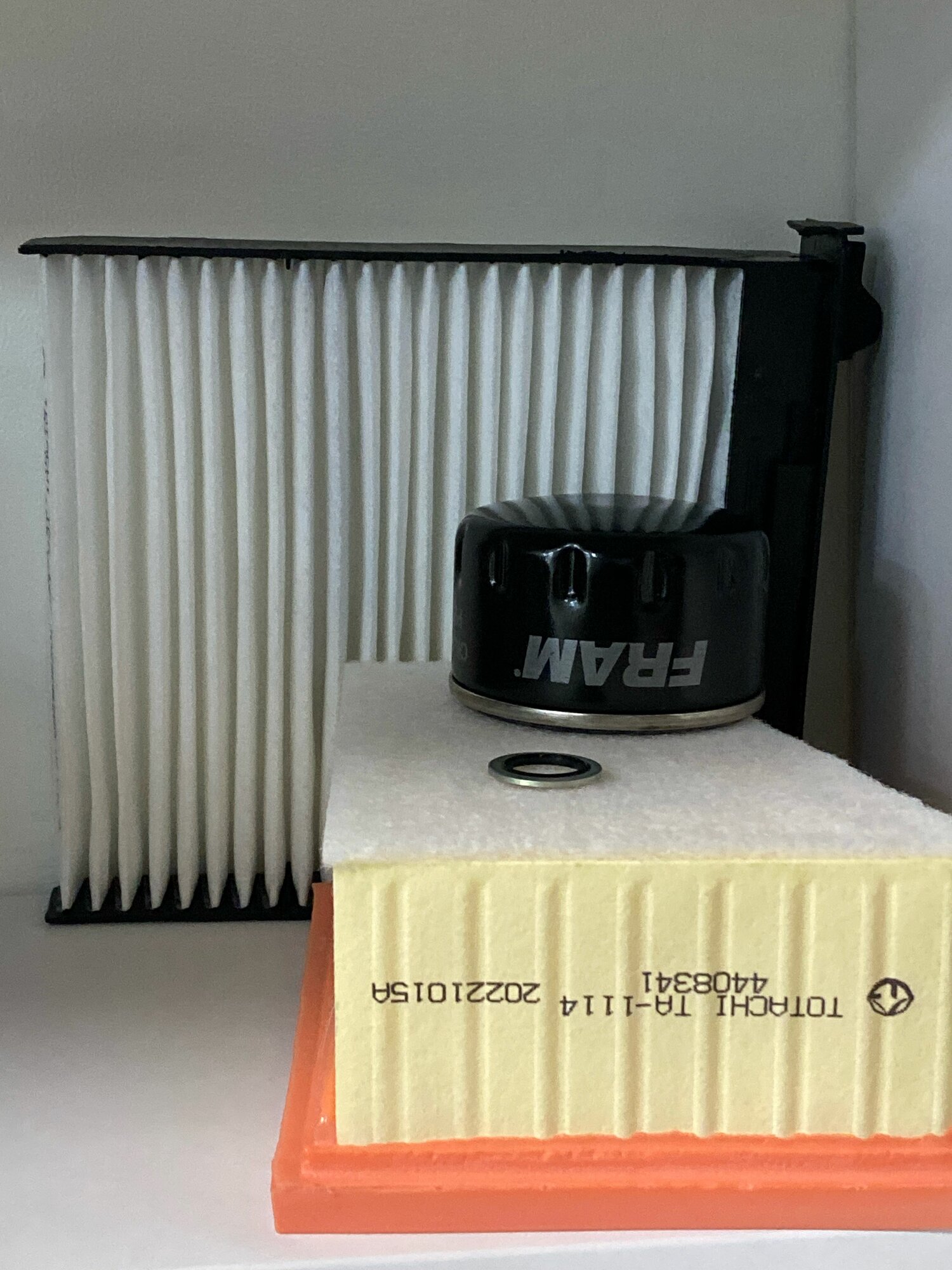 Комплект фильтров на Рено Дастер; Логан; Ларгус с двигателем 1.6 K4M 102 л. с,2.0 F4R 135 л. с.(фильтр масляный, воздушный, салонный + прокладка сливной пробки)