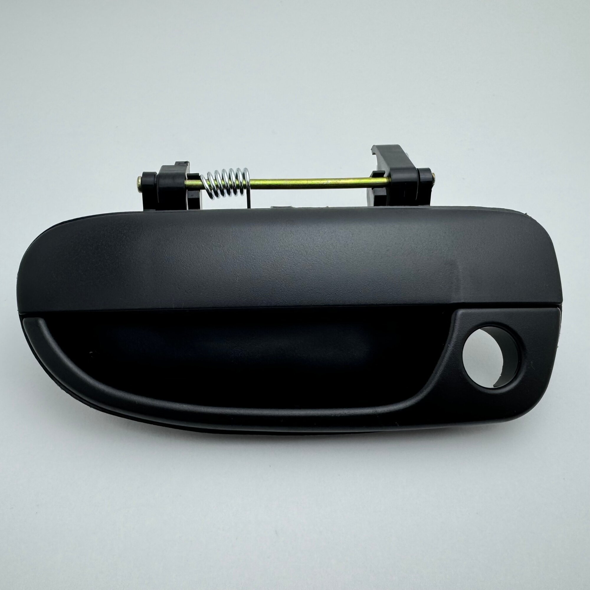 Ручка двери 8265025000 передняя левая наружная на Hyundai Accent (Тагаз)