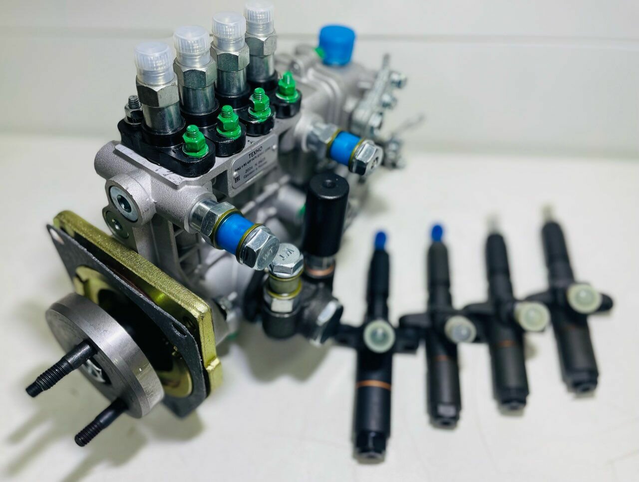 Топливный насос высокого давления+форсунки на МТЗ-80/82, Д-243С автономная смазка Россия