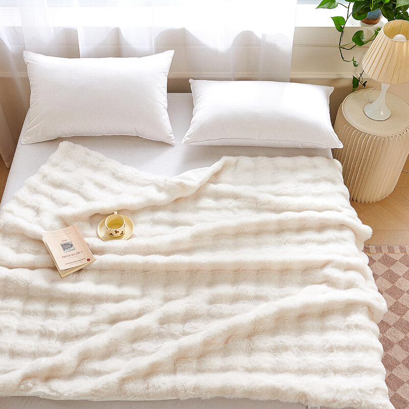 Одеяло Beibei "Новый мех кролика", флисовое, 150x200 см, белое