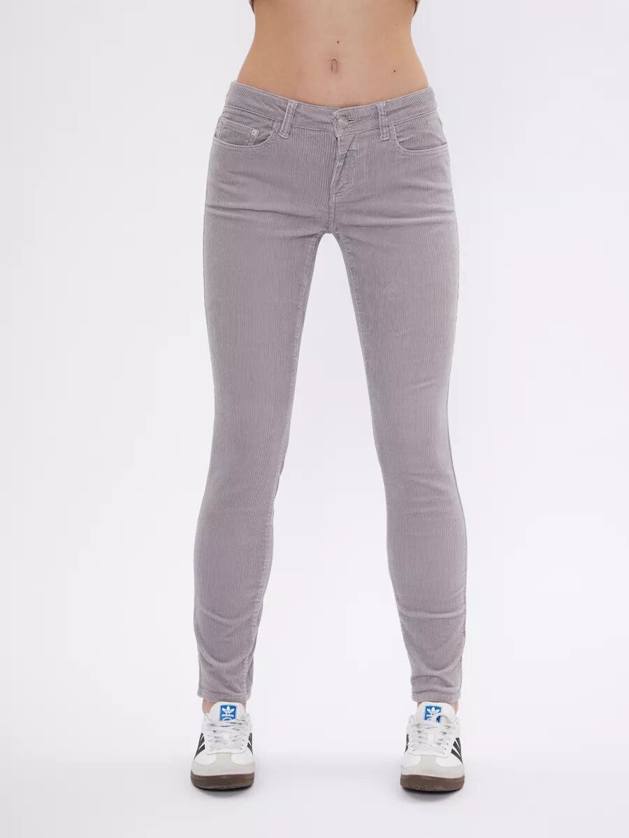 Джинсы зауженные 