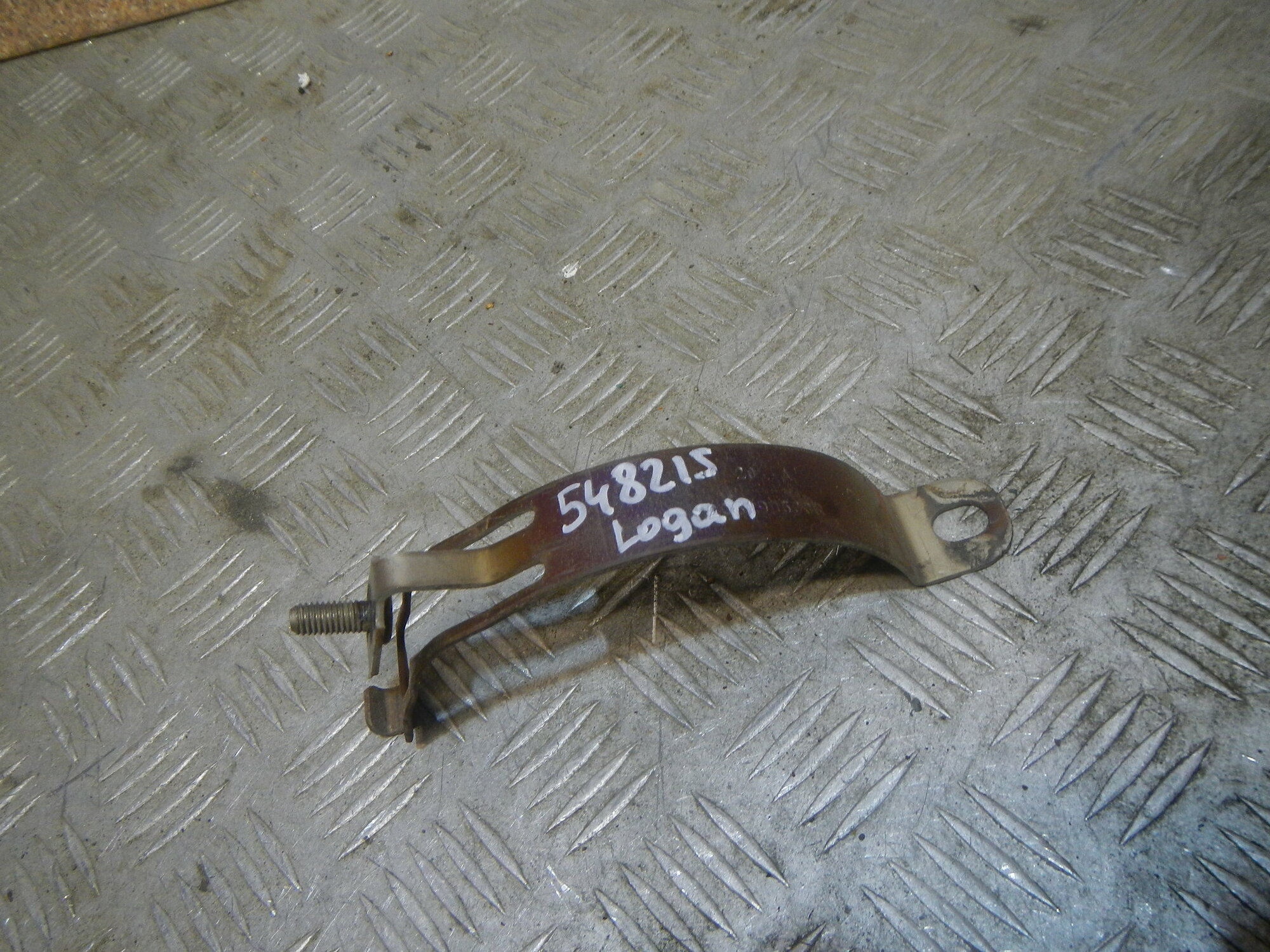 Б/У Кронштейн (сопут.товар), Renault (Рено)-LOGAN (14-) RENAULT LOGAN (14-) Без видимых повреждений. 548215 RENAULT арт....