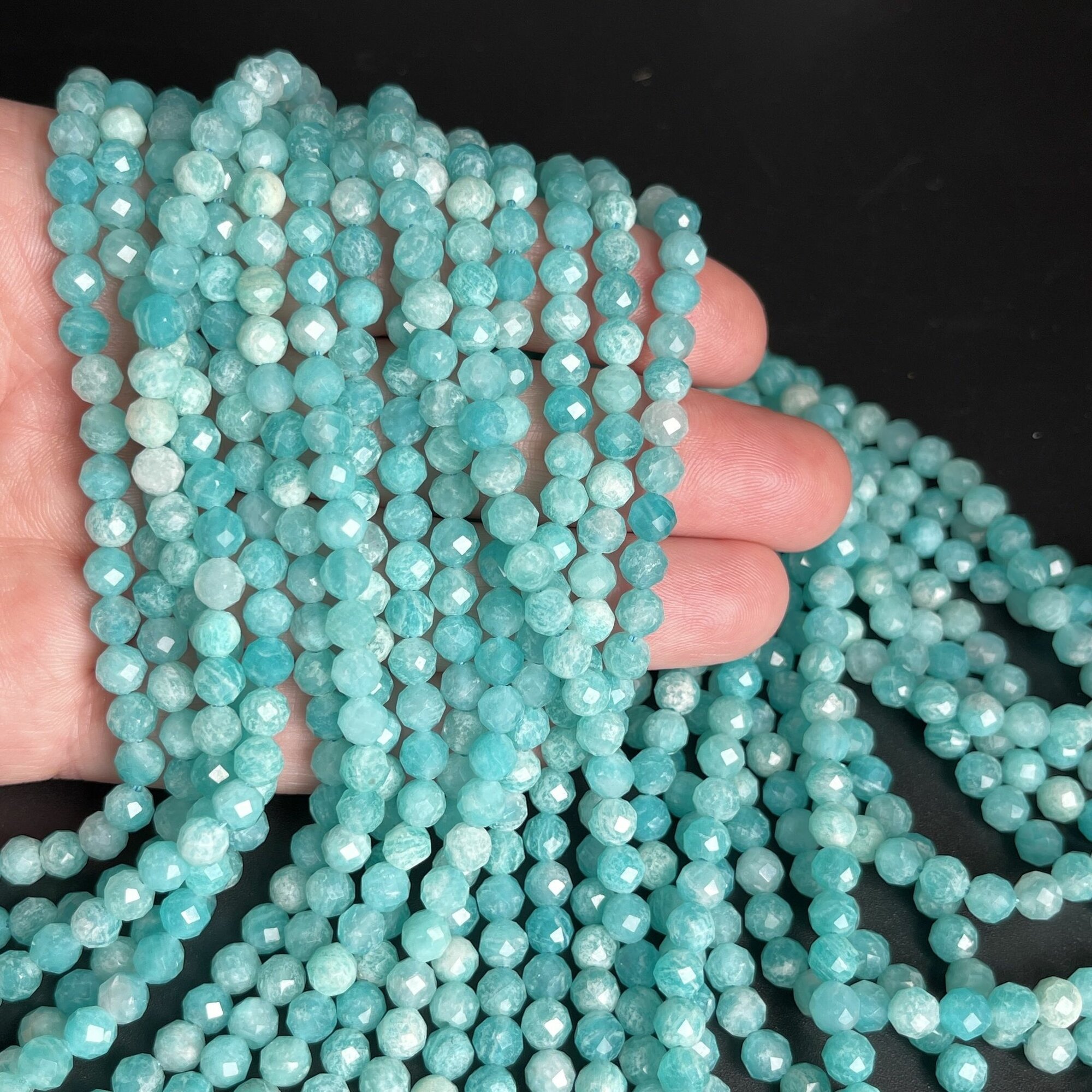 Бусины амазонит A граненый 4 мм (нить 19 см), Suntrim