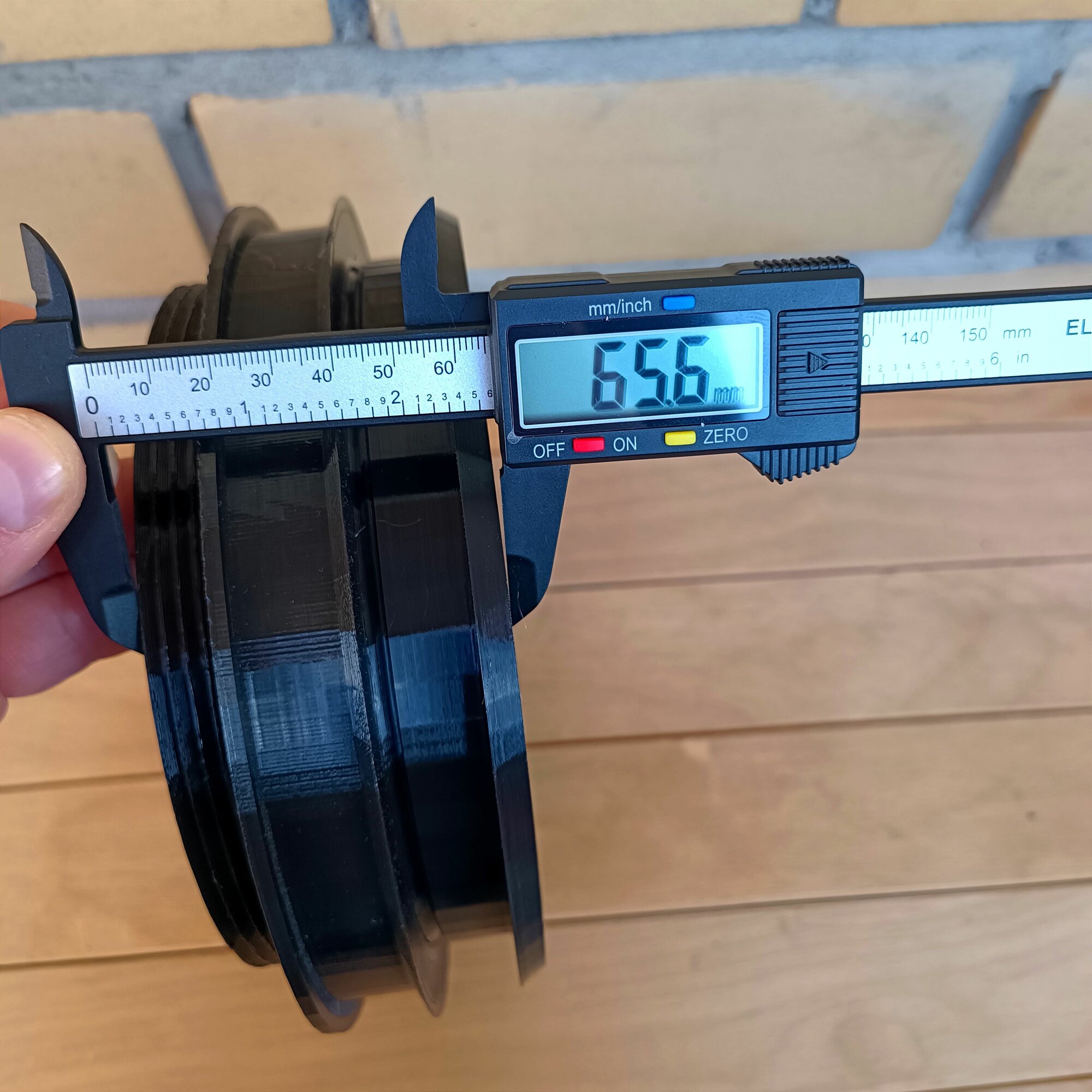 Кольцо для мусора 150мм (резьба), высота 67мм, черное