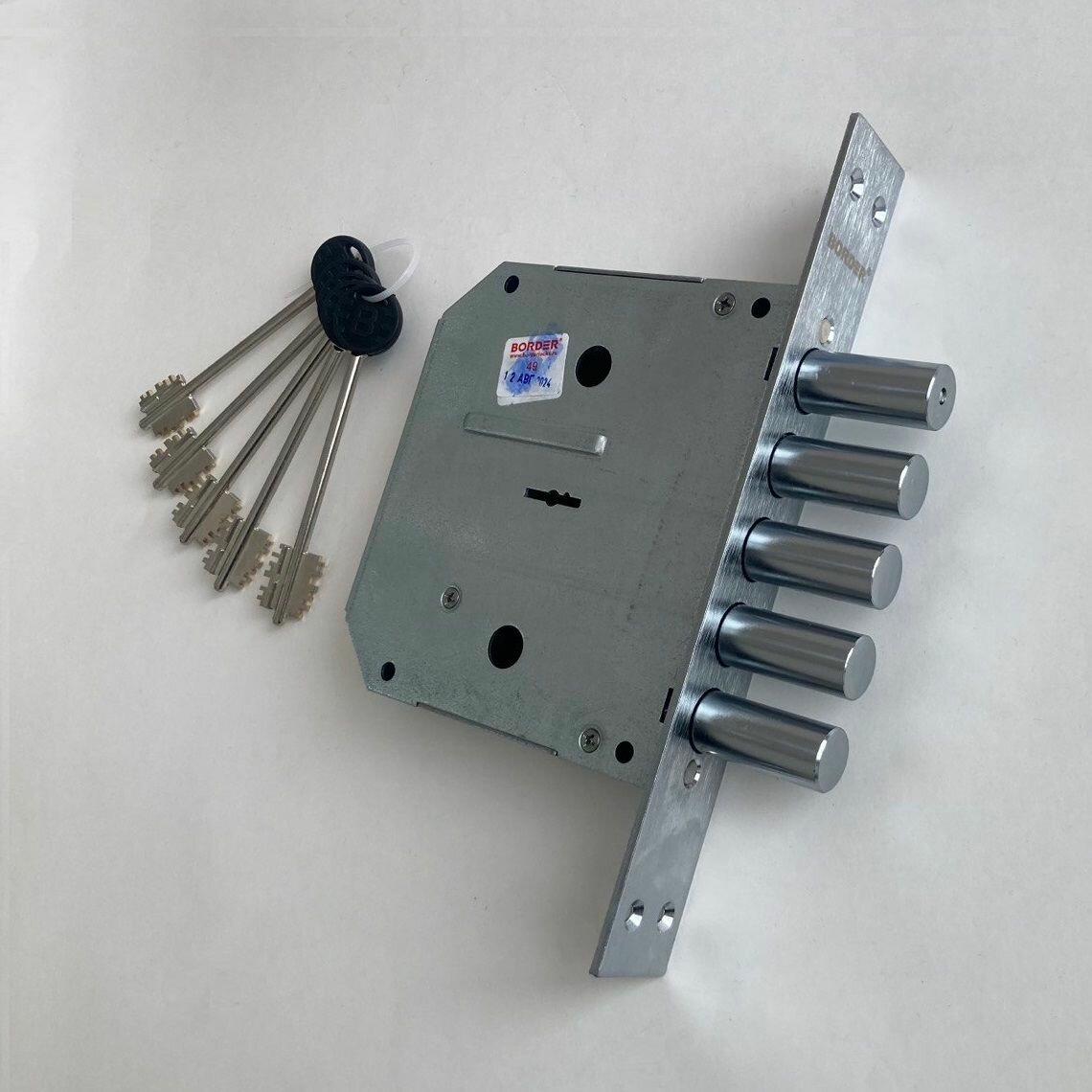 Замок универсальный 6-ти сувальдный врезной BORDER 72260 К 8-6
