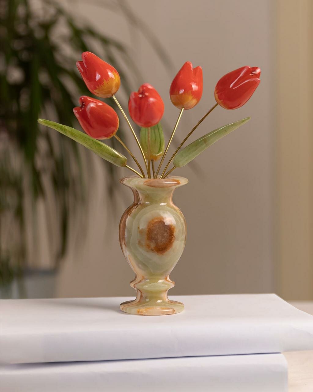 Ваза Статуэтка декоративная Тюльпаны Натуральный камень селенит Сувенир