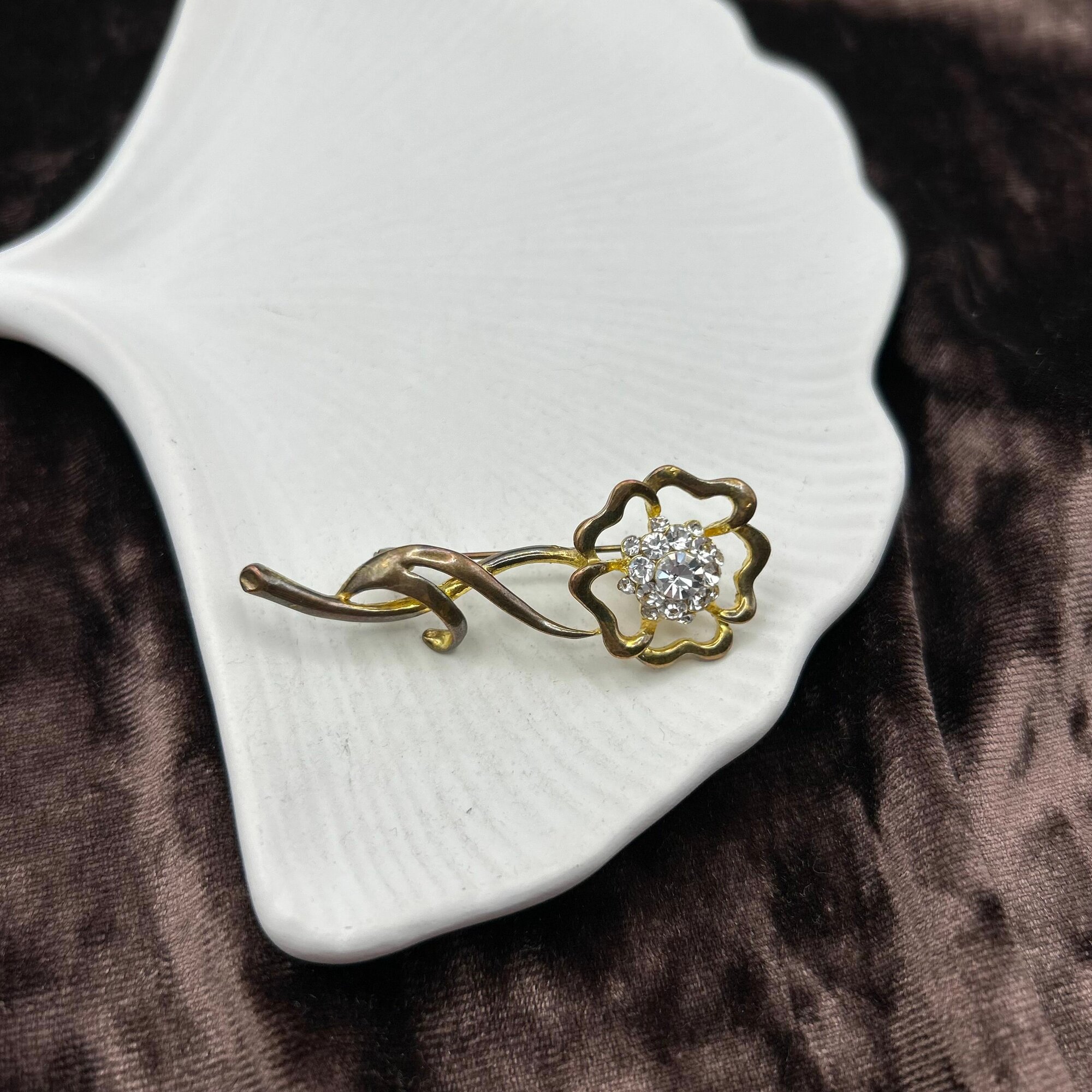 Винтажная позолоченная брошь цветок, Чехословакия