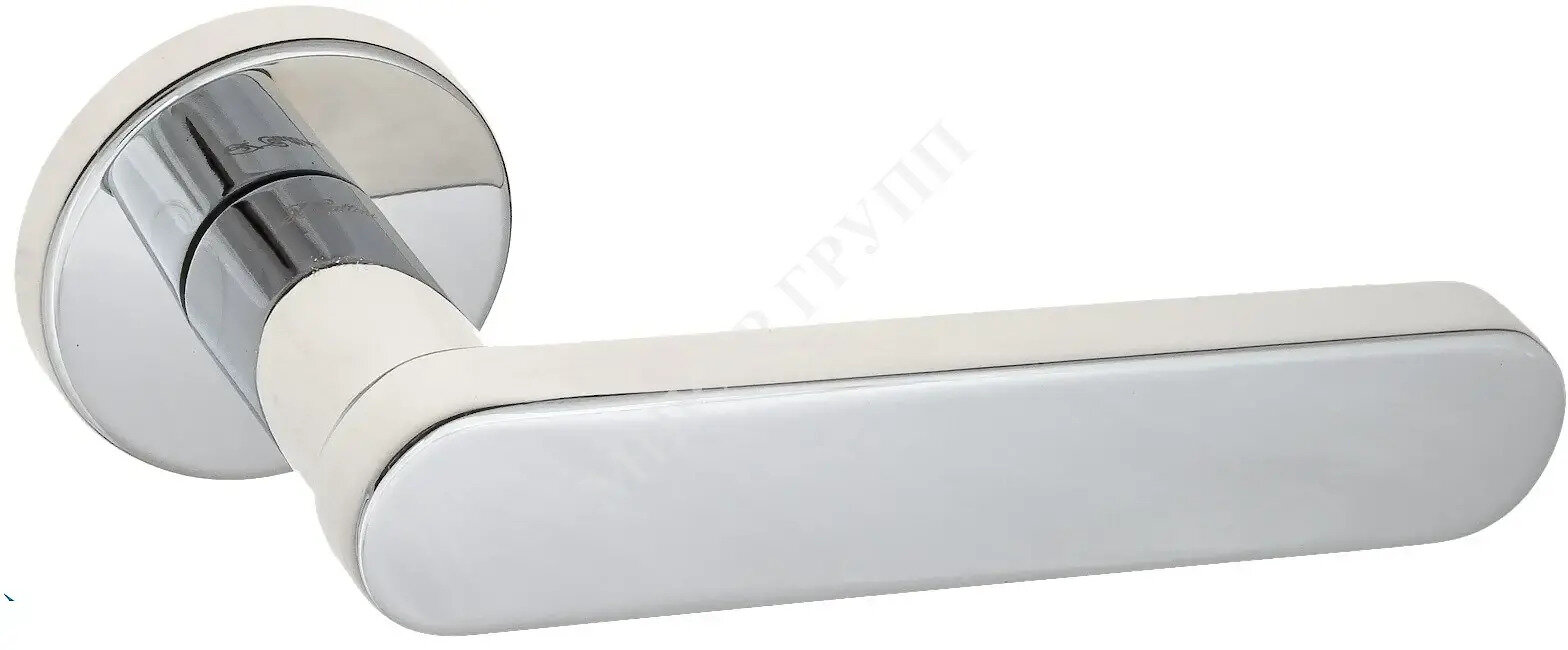 Дверная ручка Fratelli "PIPPA" 7.7 на круглой розетке полированный хром