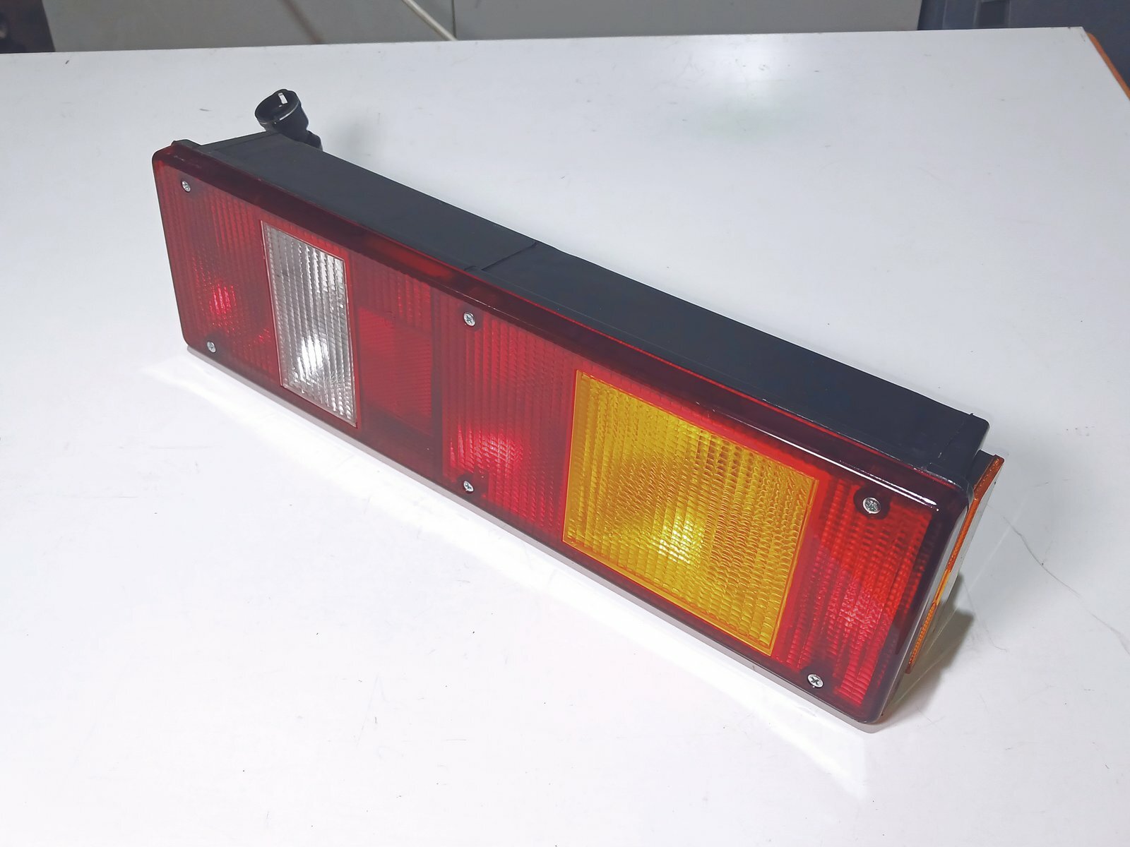 Фонарь задний правый КАМАЗ МАЗ урал