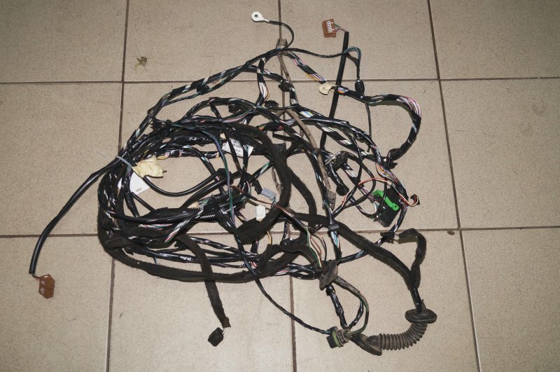 Проводка салонная Renault Duster 2.0 F4RB403 2012 241632154R