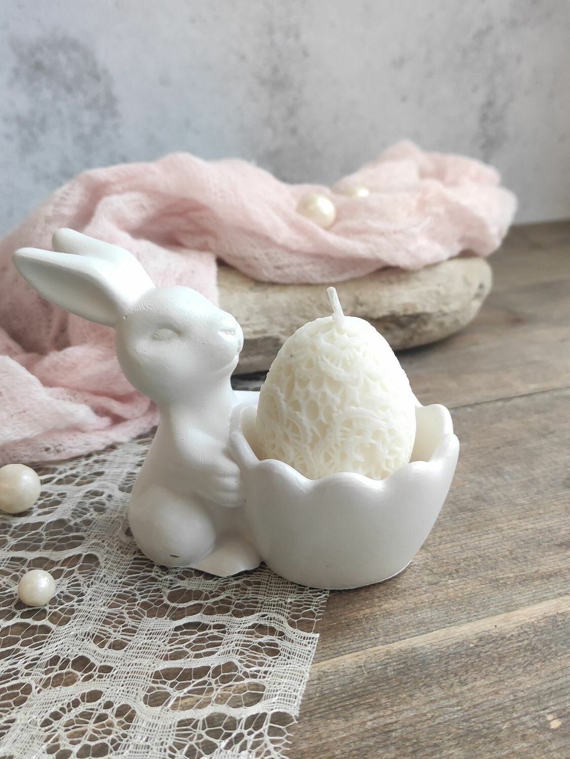 Набор пасхальный ручной работы яйцо-свеча с подсвечником "Кролик", сувенир на Пасху