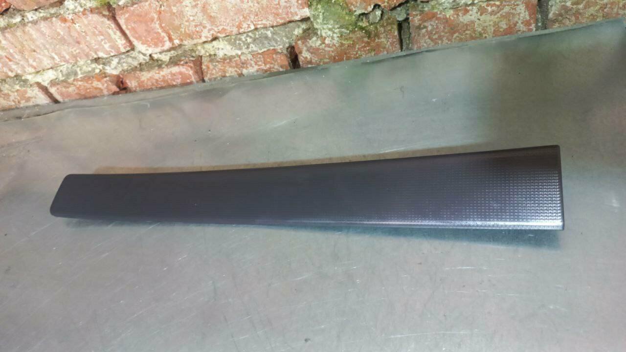Накладка двери передней правой Audi A6 C5 (1997 - 2001) 4B0867410
