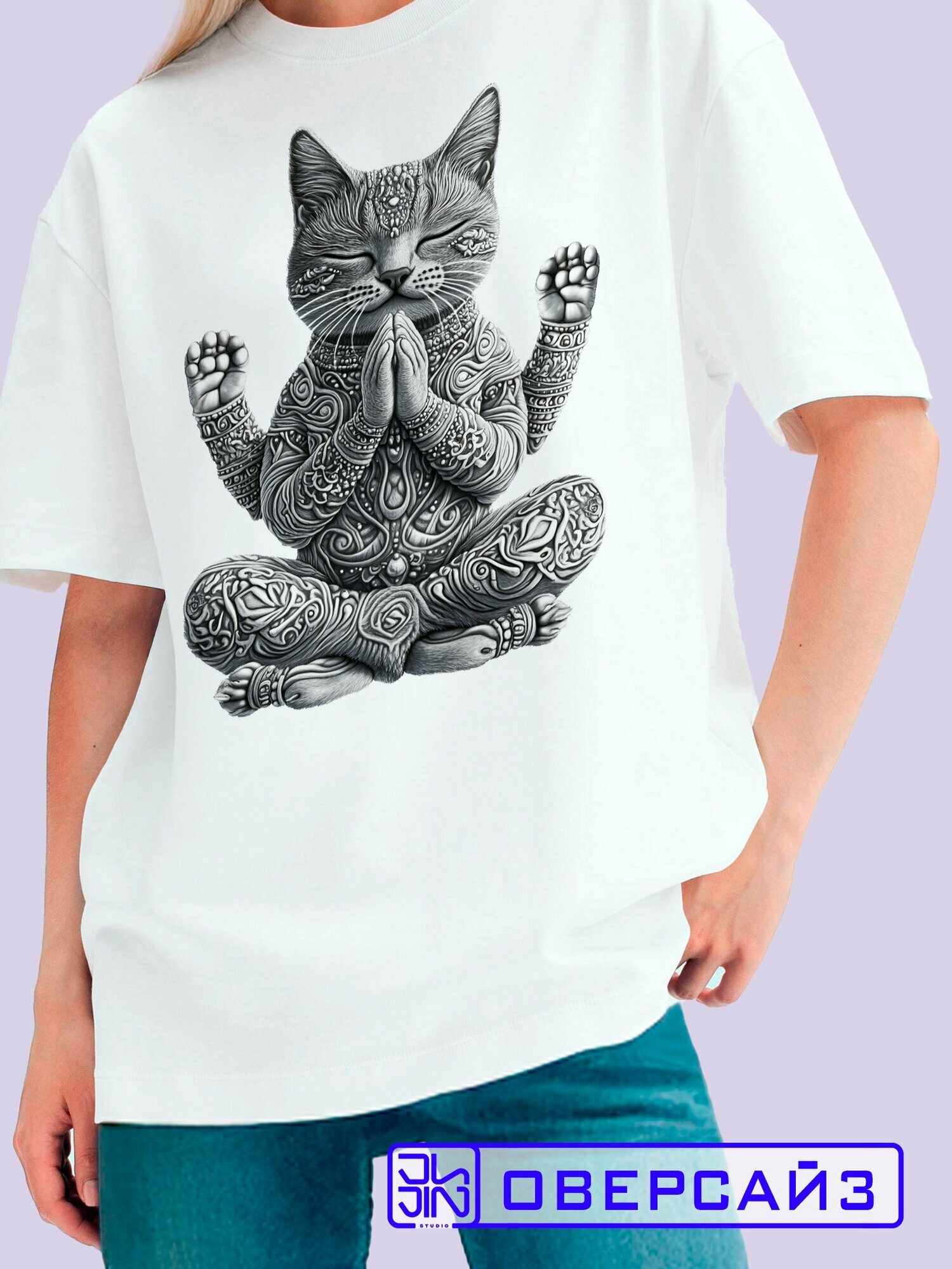 Футболка оверсайз женская с принтом Кошка этническая черно белая в стиле будда, графитовая медитация, белый хлопковый трикотаж с прикольным рисунком на груди