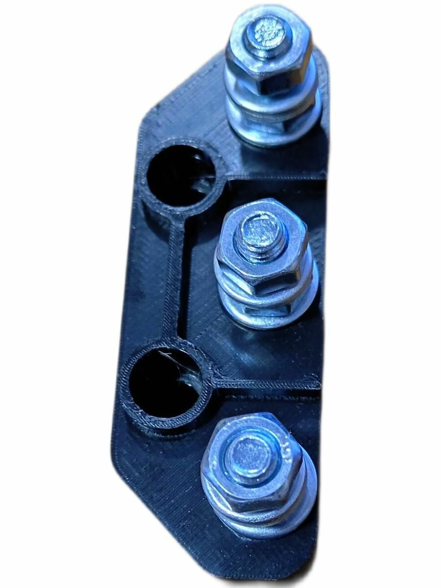 Колодка клеммная для электродвигателя, 74мм. х 26мм.