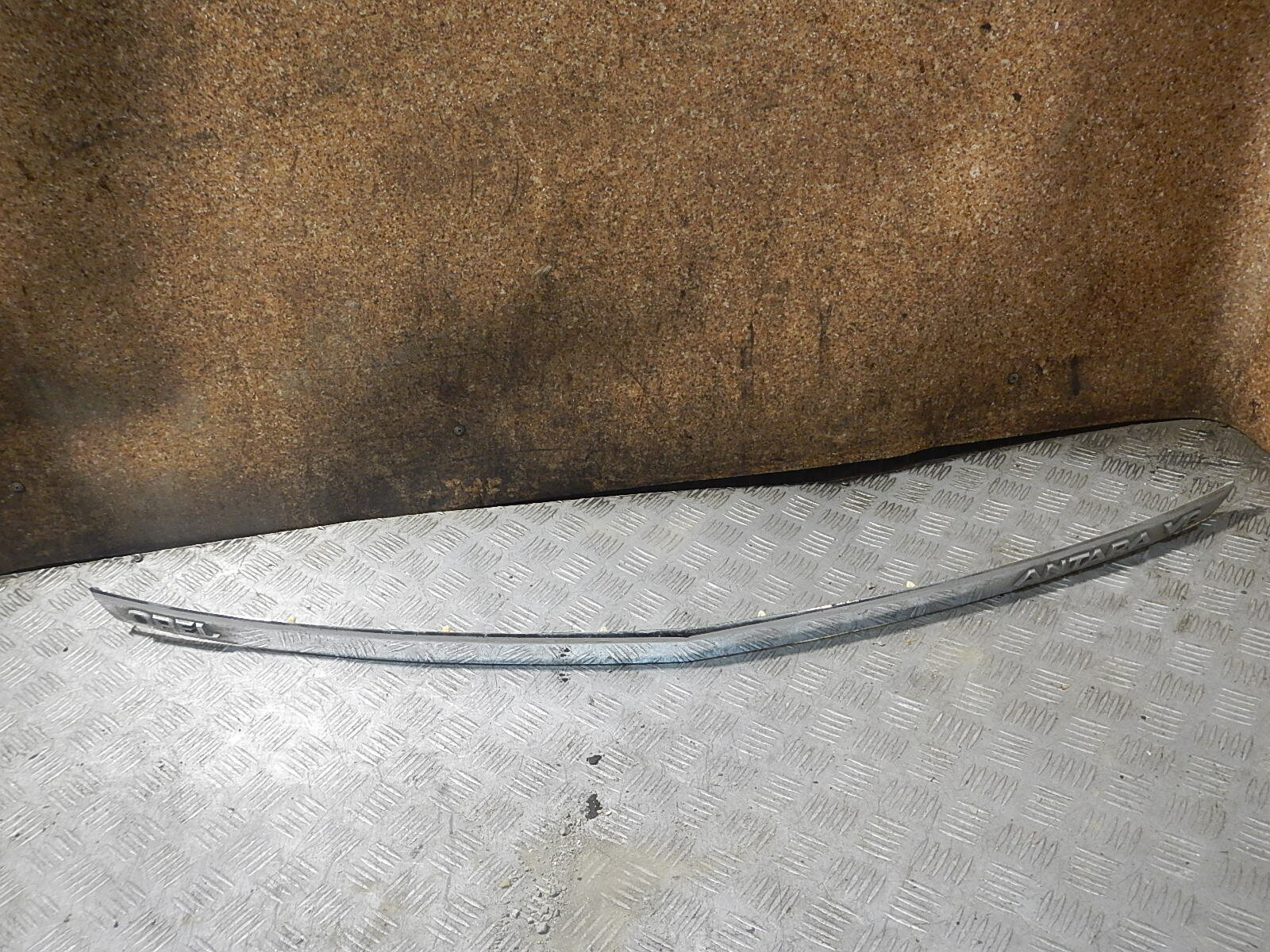Б/У Накладка двери багажника, Opel (Опель)-ANTARA (07-) OPEL ANTARA (07-) Царапины, поврежден хром, сломано 2 крепления....