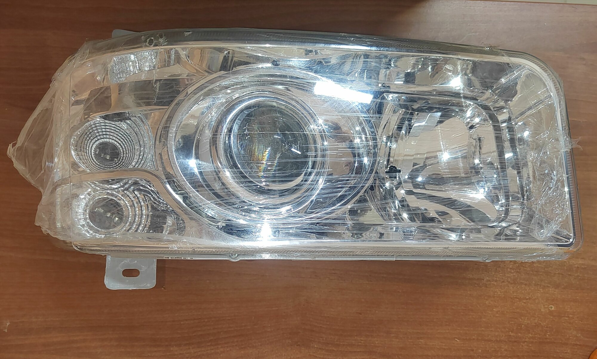 Фара блок МАЗ-447131, 5440, 6312А с ДХО правая AVTOELECTRICA