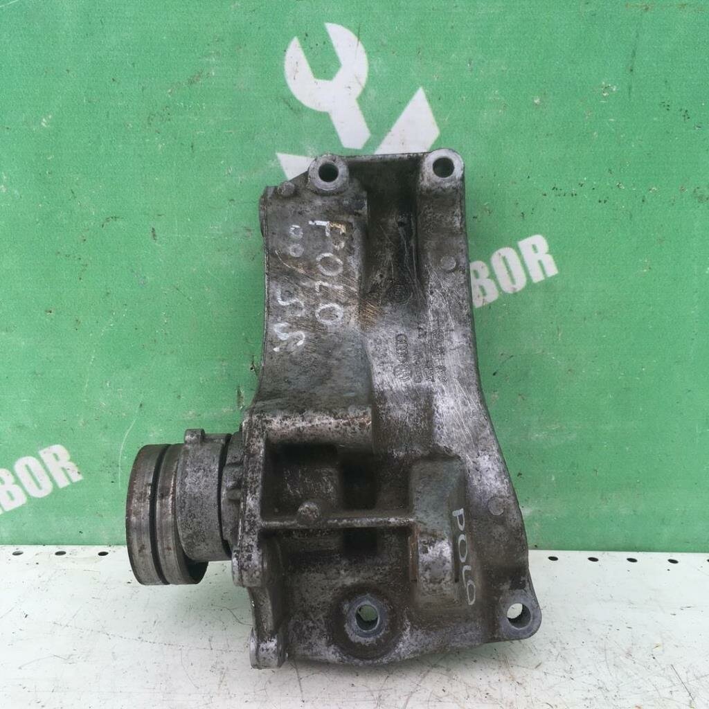 Кронштейн генератора VW Polo 99-01