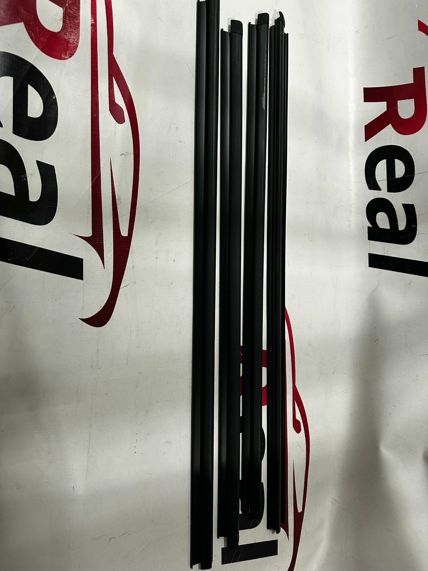 Комплект уплотнителей стекла двери внешний бархотки 2123 с двойной лапкой