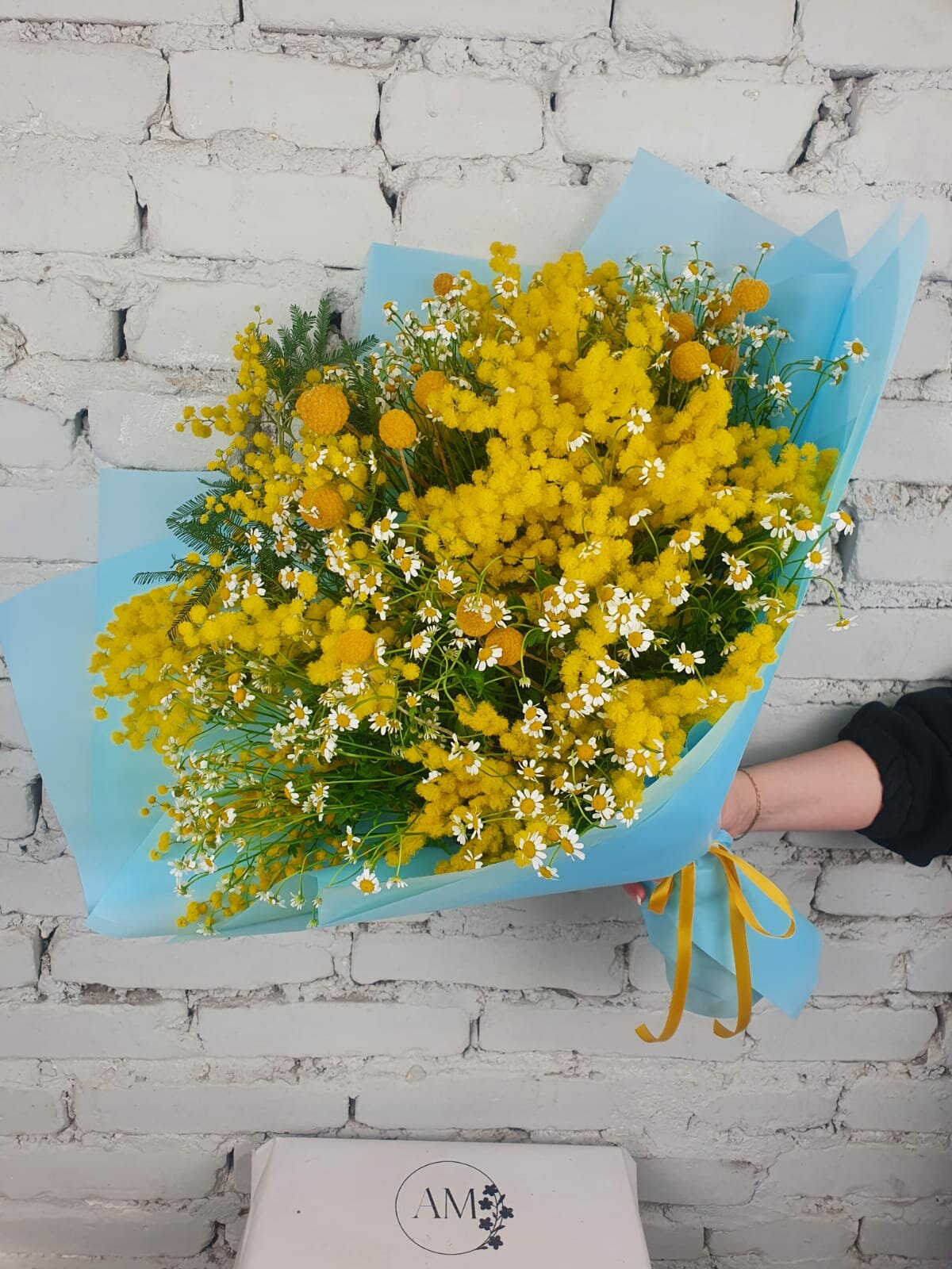 Букет Мимоза с ромашками