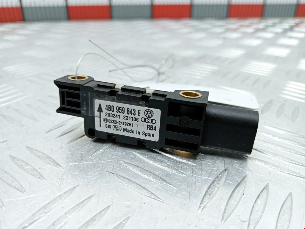 Датчик удара Volkswagen Touareg 1 4B0959643E арт. 1773574