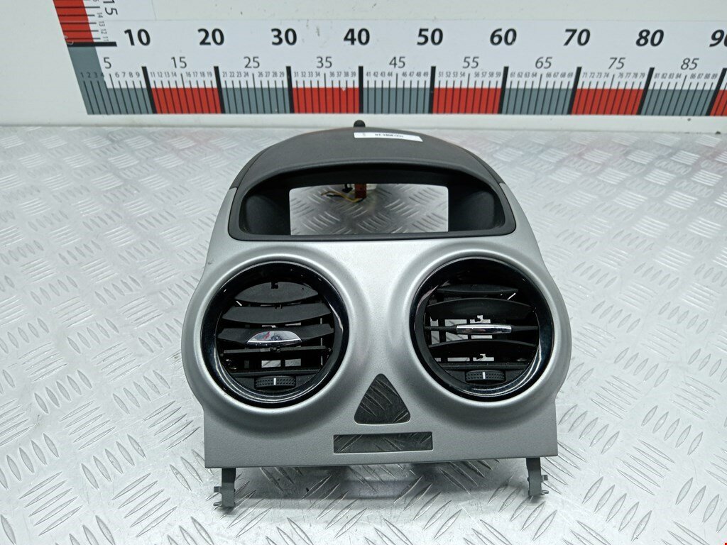 Дефлектор обдува салона Opel Corsa D 13295003 арт. 1963776