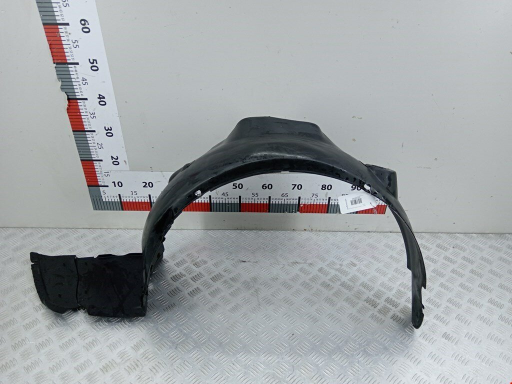 Подкрылок (защита крыла) передний левый Volkswagen Golf 3 1H6805825B арт. 2036692