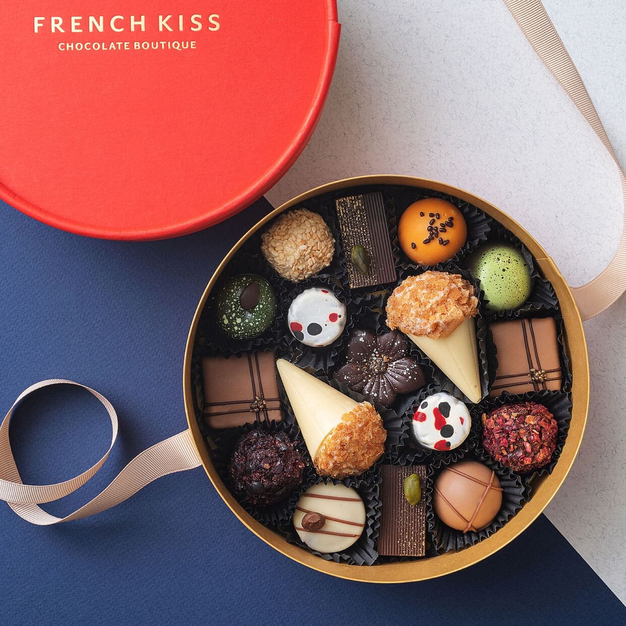 Подарочный шоколадный набор конфет Frenchkiss "Арабис" в виде круга